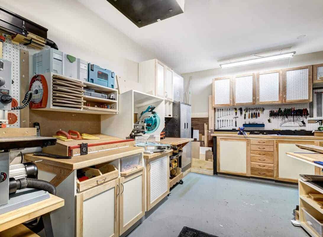Garage Conversion Cost: The Complete Price Guide [2024]